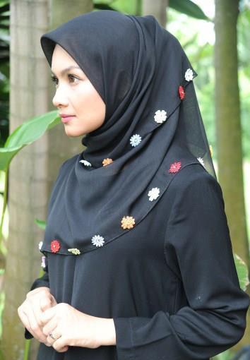 Datin Norjuma Habib dan koleksi tudung Aidijuma ~ Life in The Fab Lame!