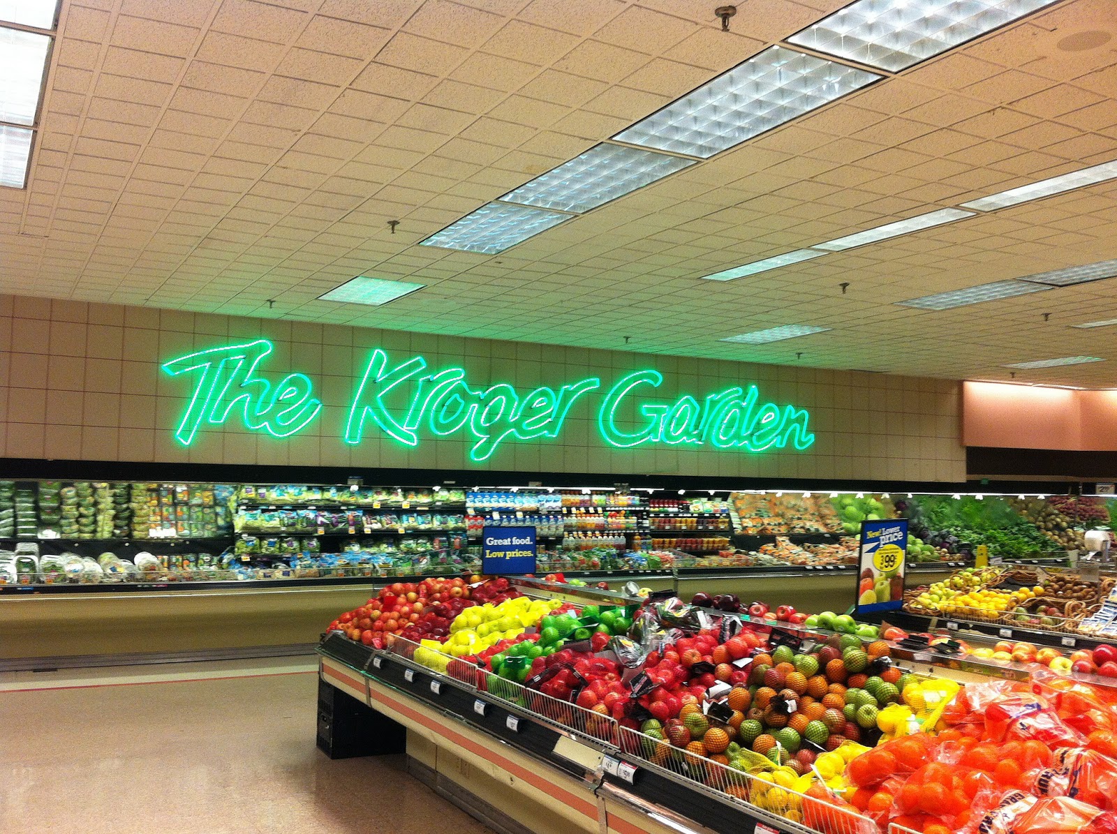 The Mid-South Retail Blog: Kroger Neon and Wannabe Neon Décor