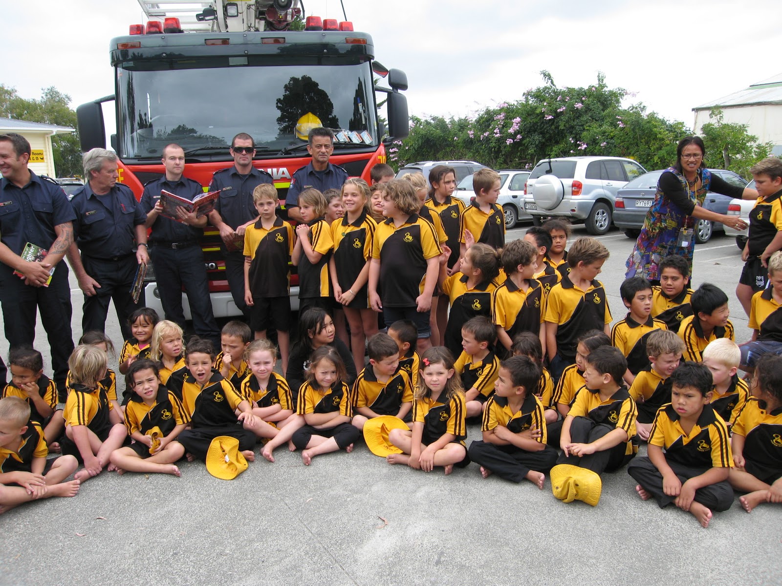 Room 14's Awapuni Super Kids : The firemen came to Awapuni School