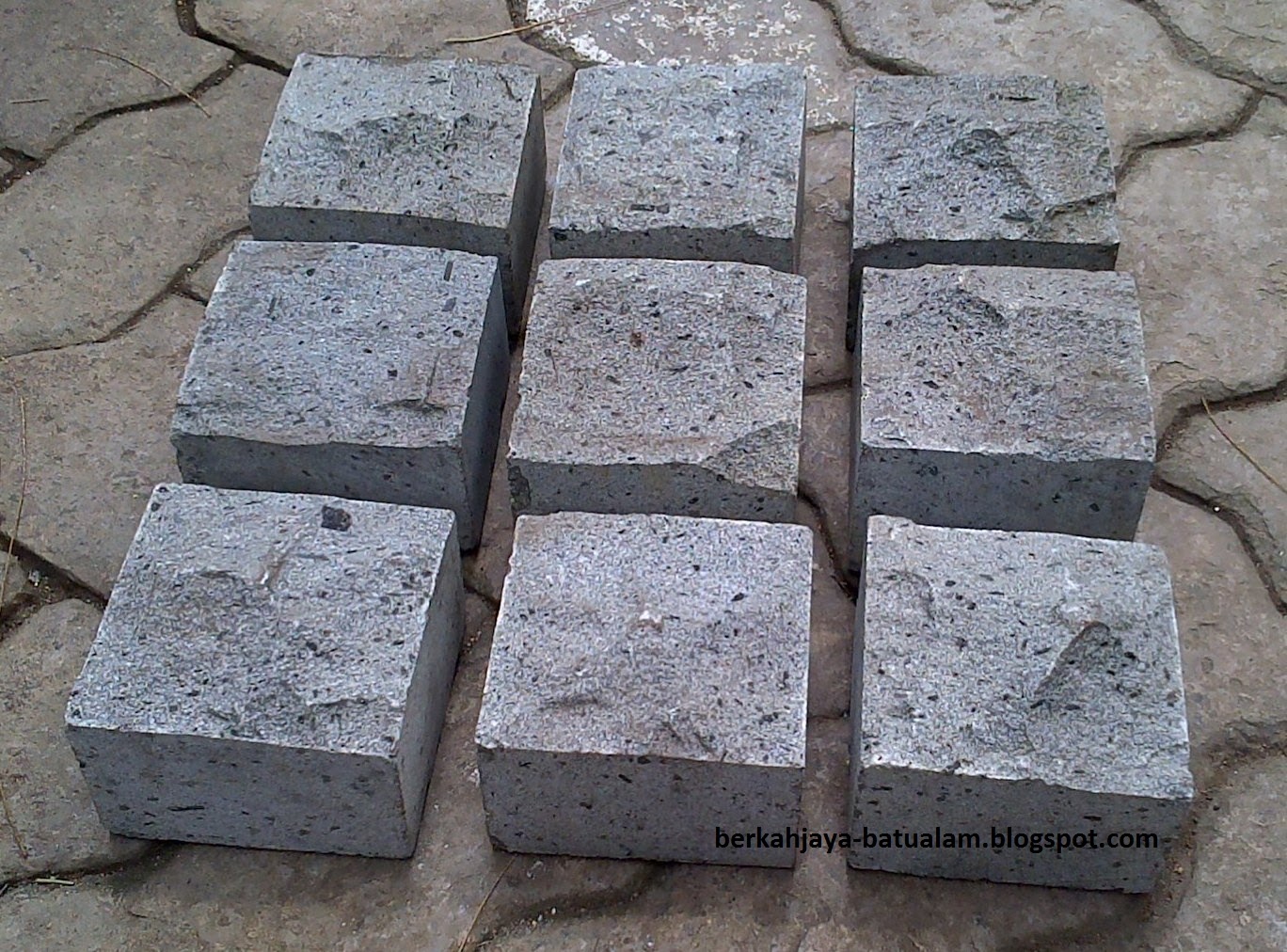 PD BERKAH JAYA: BAHAN BATU ANDESIT 10 x 10 x 5 CM