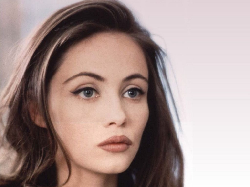 Emmanuelle Beart Hot Actress Wallpaper | Blip Fun Online