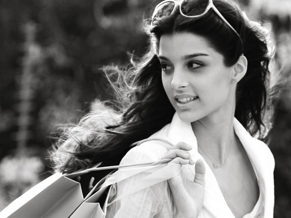 Top 10 hottest foreign actresses in Bollywood. - EtxWife