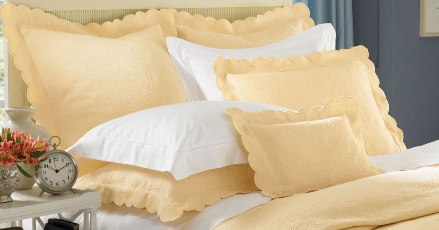 Sheet Envy: Scalloped Cotton Floral Matelasse Bedding - Sferra Alice