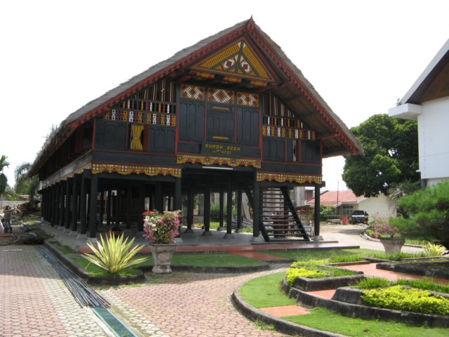 Rumoh Aceh (Traditional Malay Houses in Aceh Province) ~ INDONESIAN CULTURE