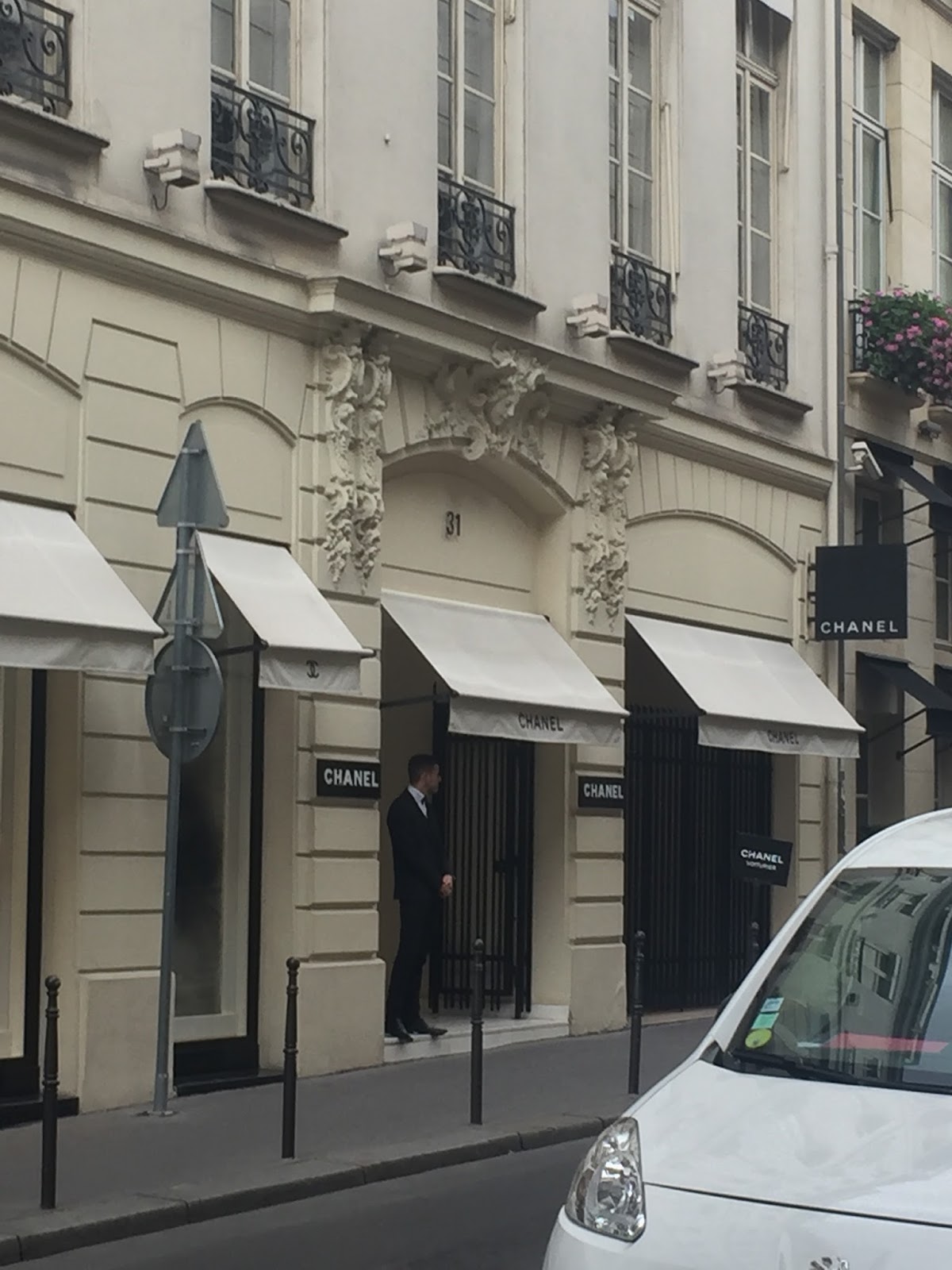 Let's Add Sprinkles: 31 Rue Cambon