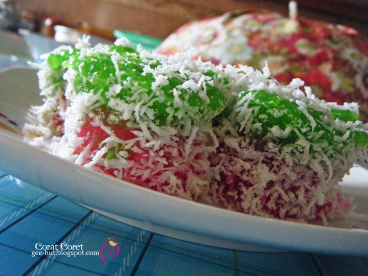 GeeHut: Kuih sagu lapis