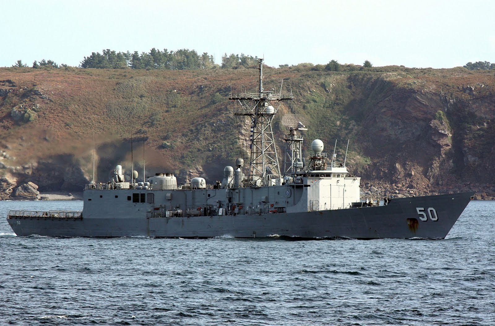 Naval Photos: USS Taylor (FFG 50)