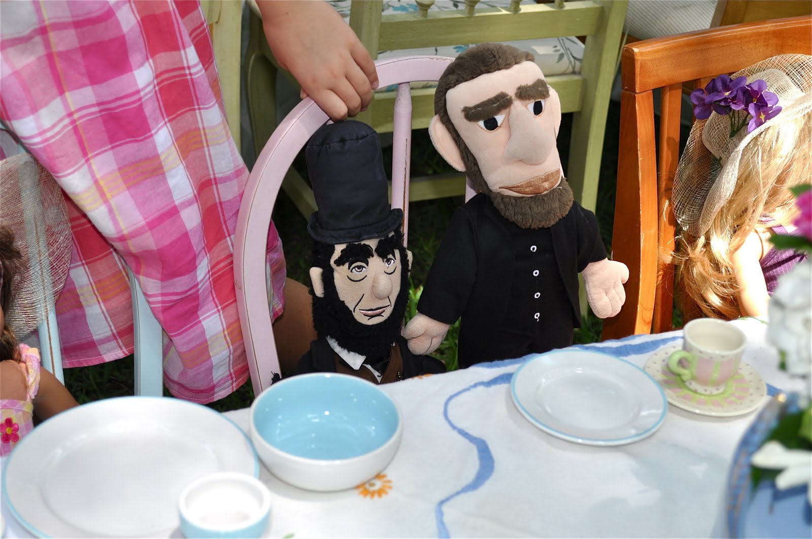 ewe hooo!: A Delightful Doll Tea Party!