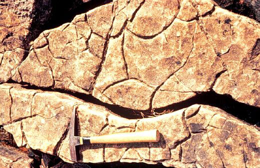 Perlapisan Batuan Sedimen (Bedding Structure) - Guru Geografi