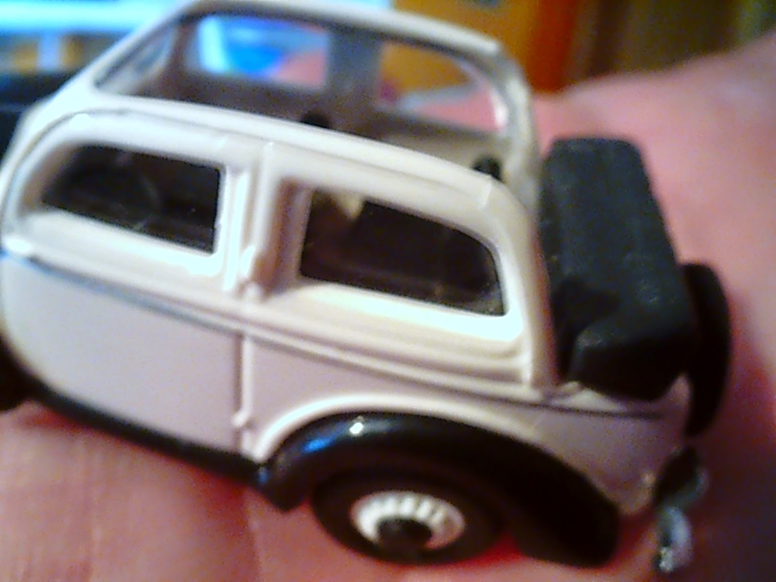 French Model Railway: HO scale model cars.