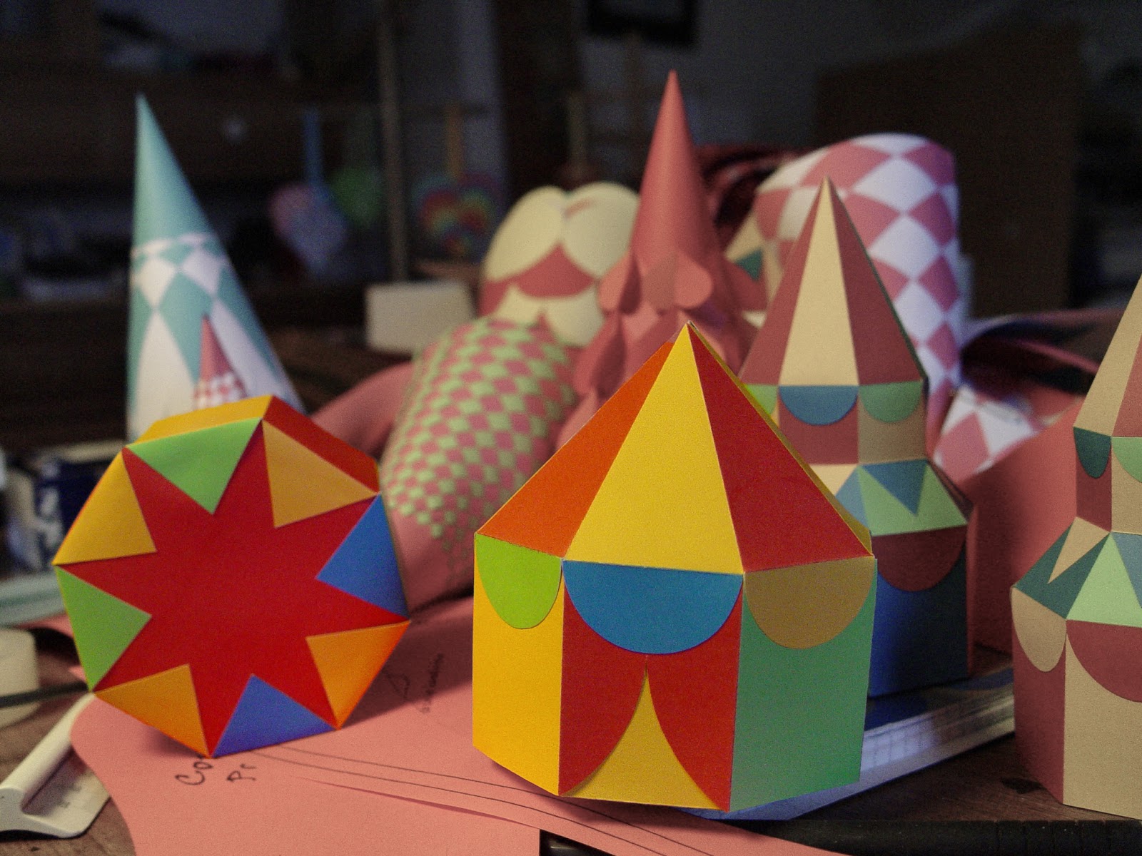 Wonder Is Paper : Circus Box.