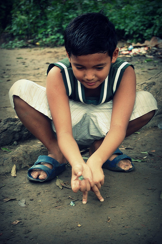 i am pinoy: How to Play a Holen?