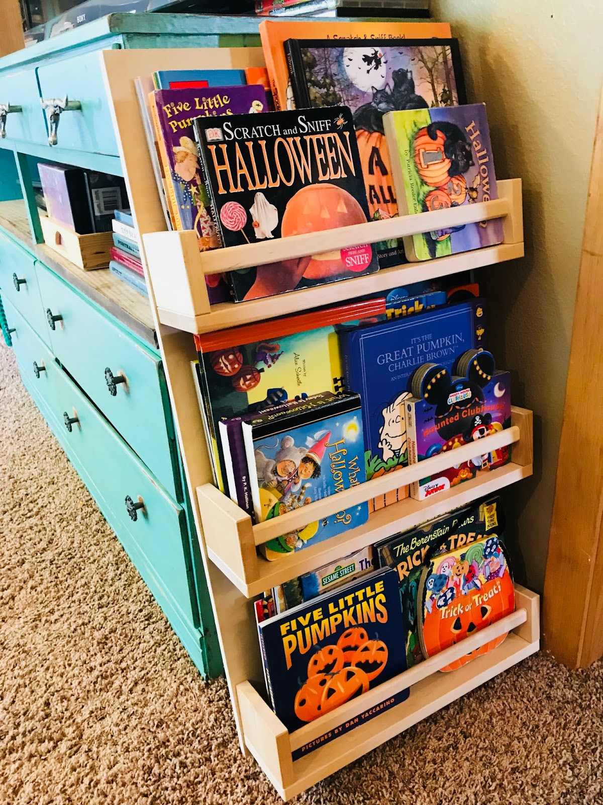 Kids Halloween Book Display! - the farmer and the southern belle