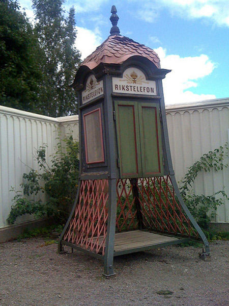 50 Cool Phone Booths ~ Now That's Nifty