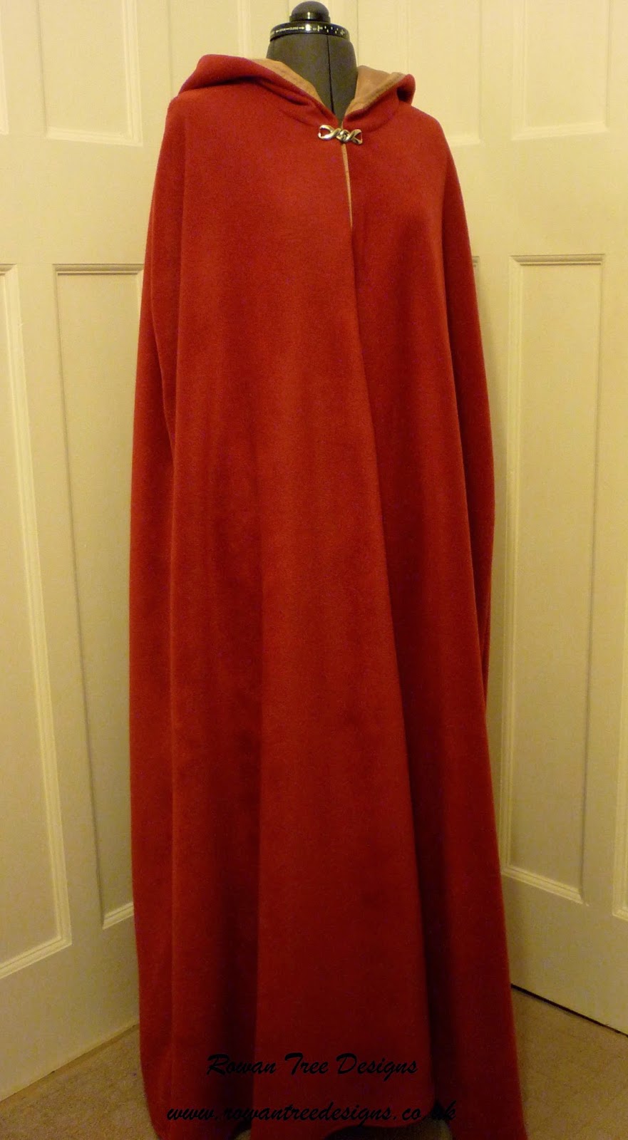 adventures in dressmaking: Winter product highlight: cloaks