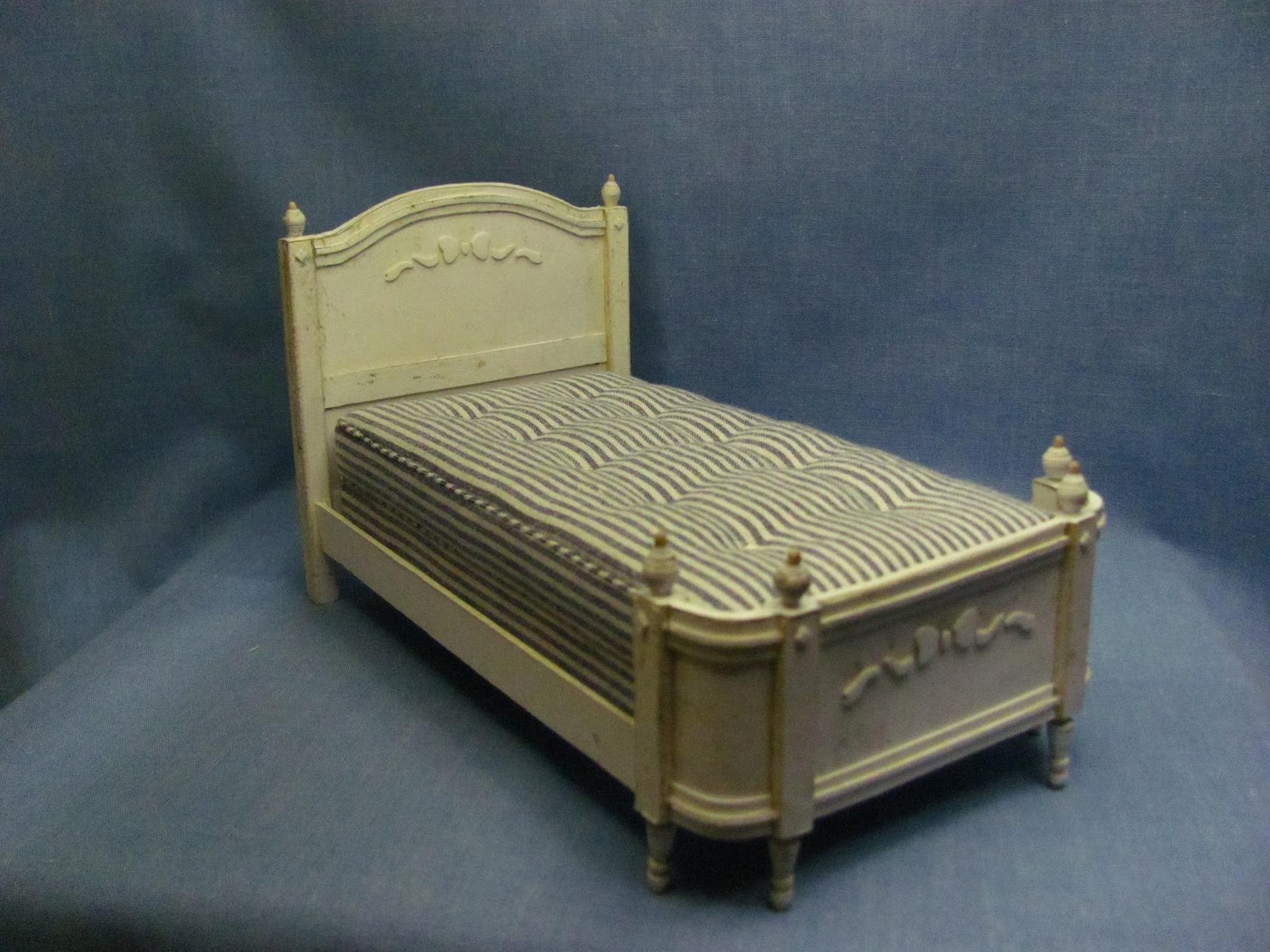 Dollhouse Miniature Furniture - Tutorials | 1 inch minis: 2011