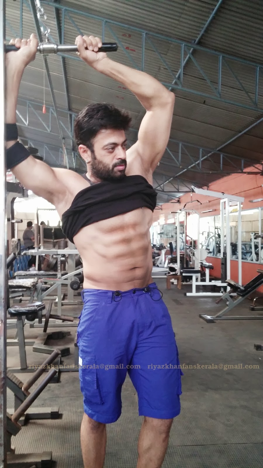 actor riyaz khan body