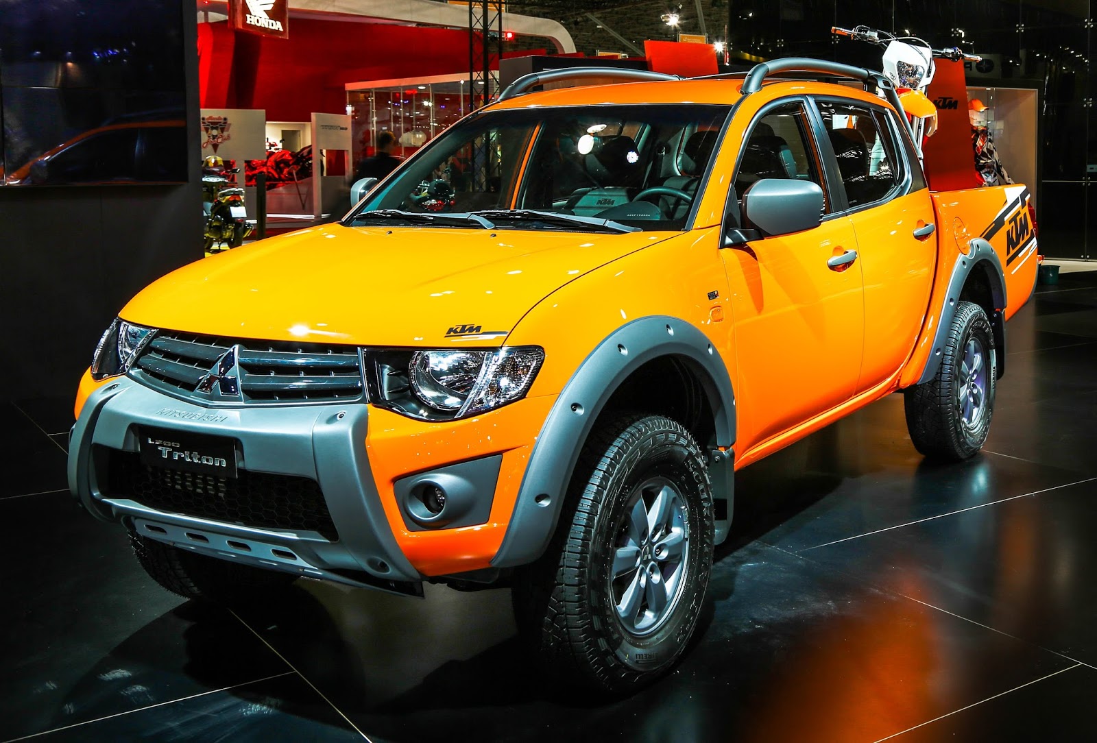 Mitsubishi apresenta L200 Triton KTM Series