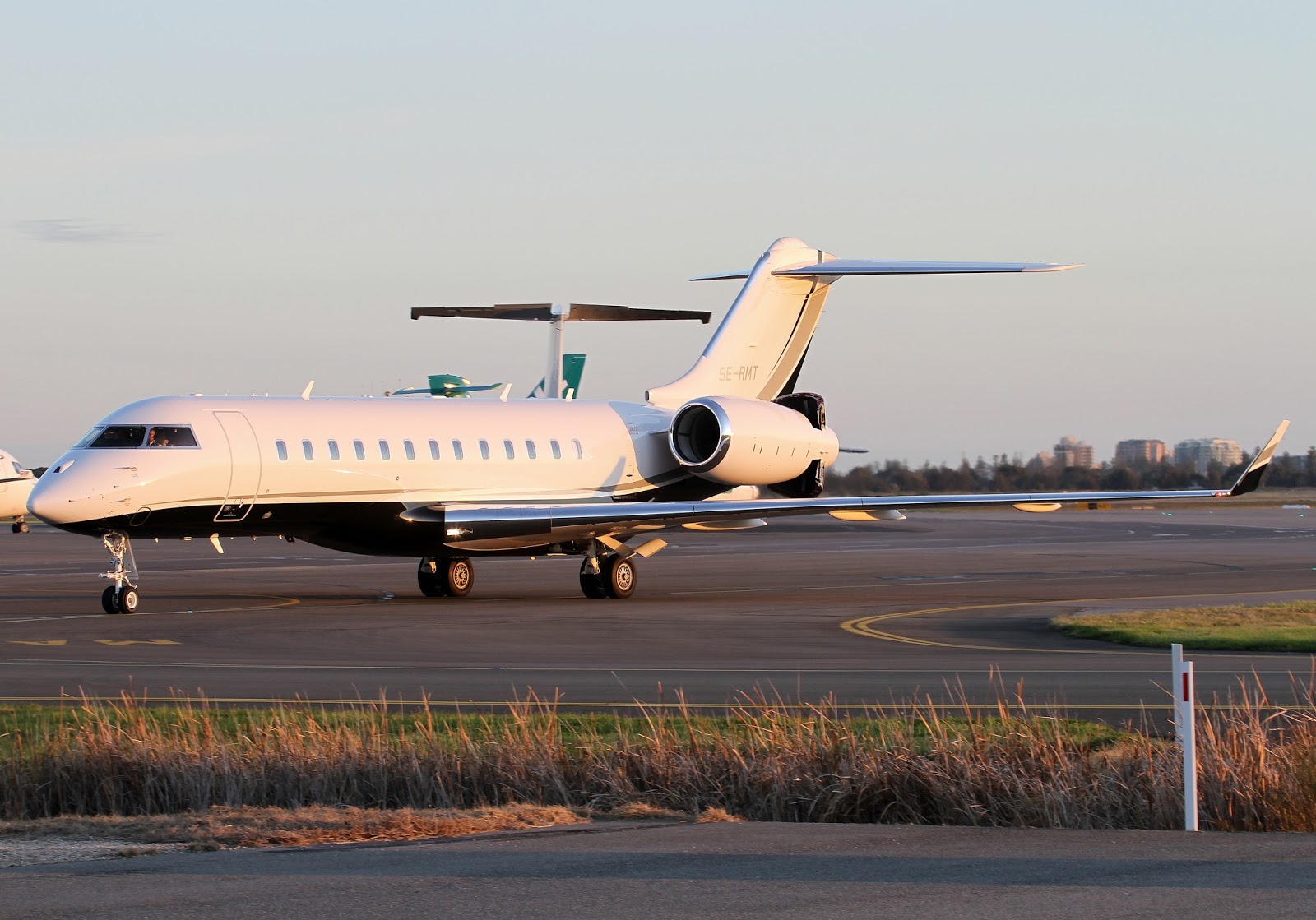 Adelaide Airport Movements: SAAB Global 6000 SE-RMT (1st Visit)