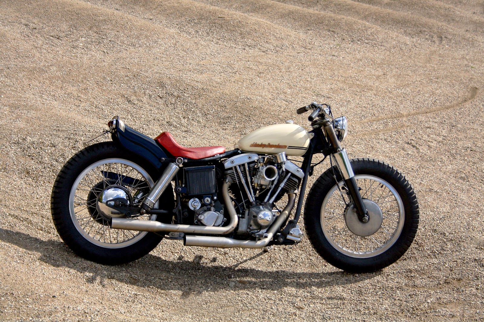 JAMESVILLE MOTORCYCLES: JAMESVILLE '71 FLH SHOVELHEAD
