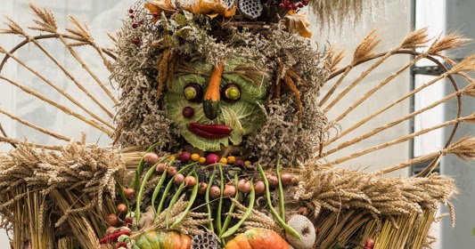 Fresh eyes on London: The Final touches to the Corn Queen