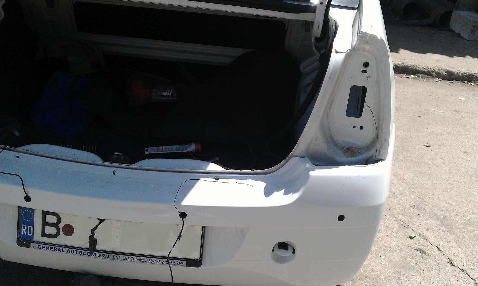 Tutoriale pentru Dacia Logan: Montat senzori de parcare