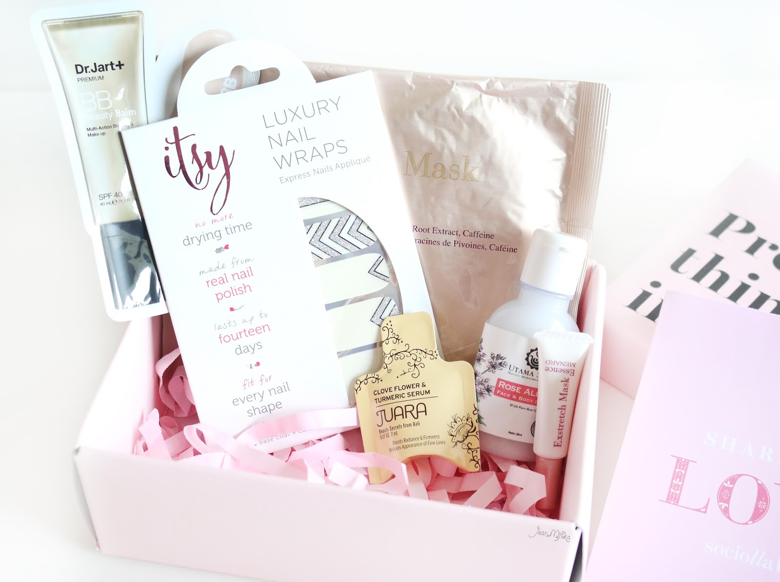 Unboxing & Review Sociolla Beauty Box Januari, Febuari & Maret | Video ...