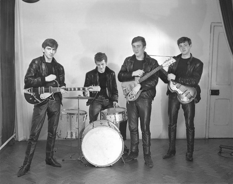 Rarely Seen Photographs From a Photo Session of The Beatles at the ...