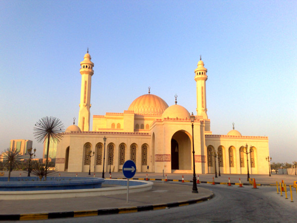 1001 Mosques: Al Fateh Grand Mosque in Manama, Bahrain