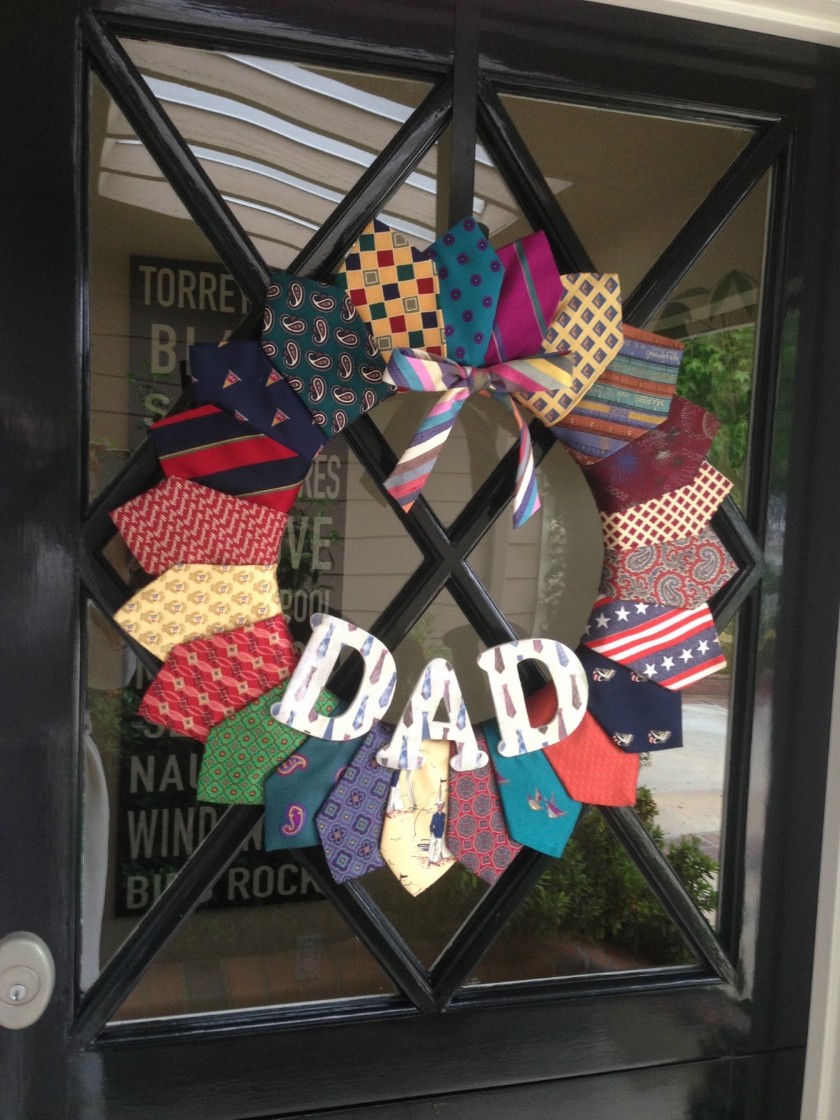 Crafty Mama: Father's Day Necktie Wreath (Guest Blogger)