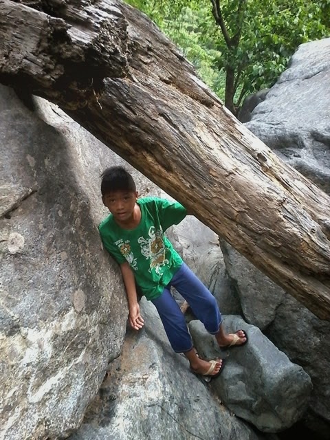 Bouldering the Rocky Falls of Oriod River | 1 Nation, 1 Lifetime, 7k107 ...