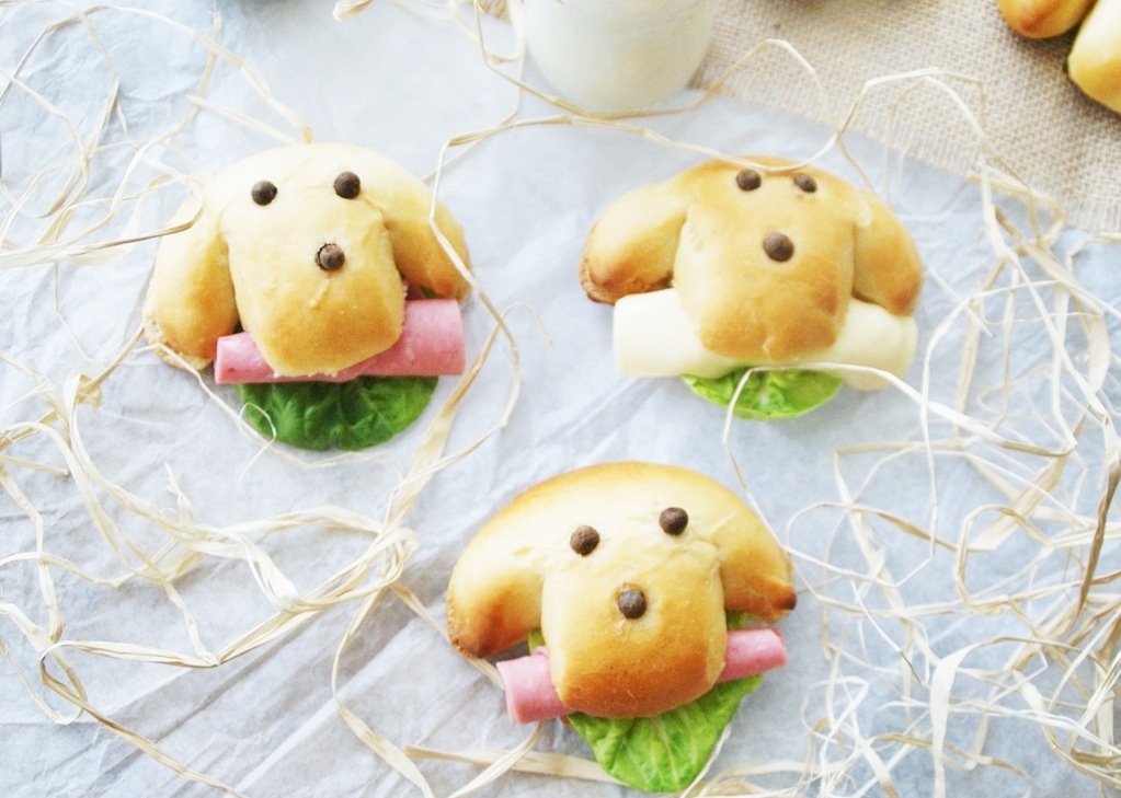 "Con estas manitas...": Perritos de pan tierno