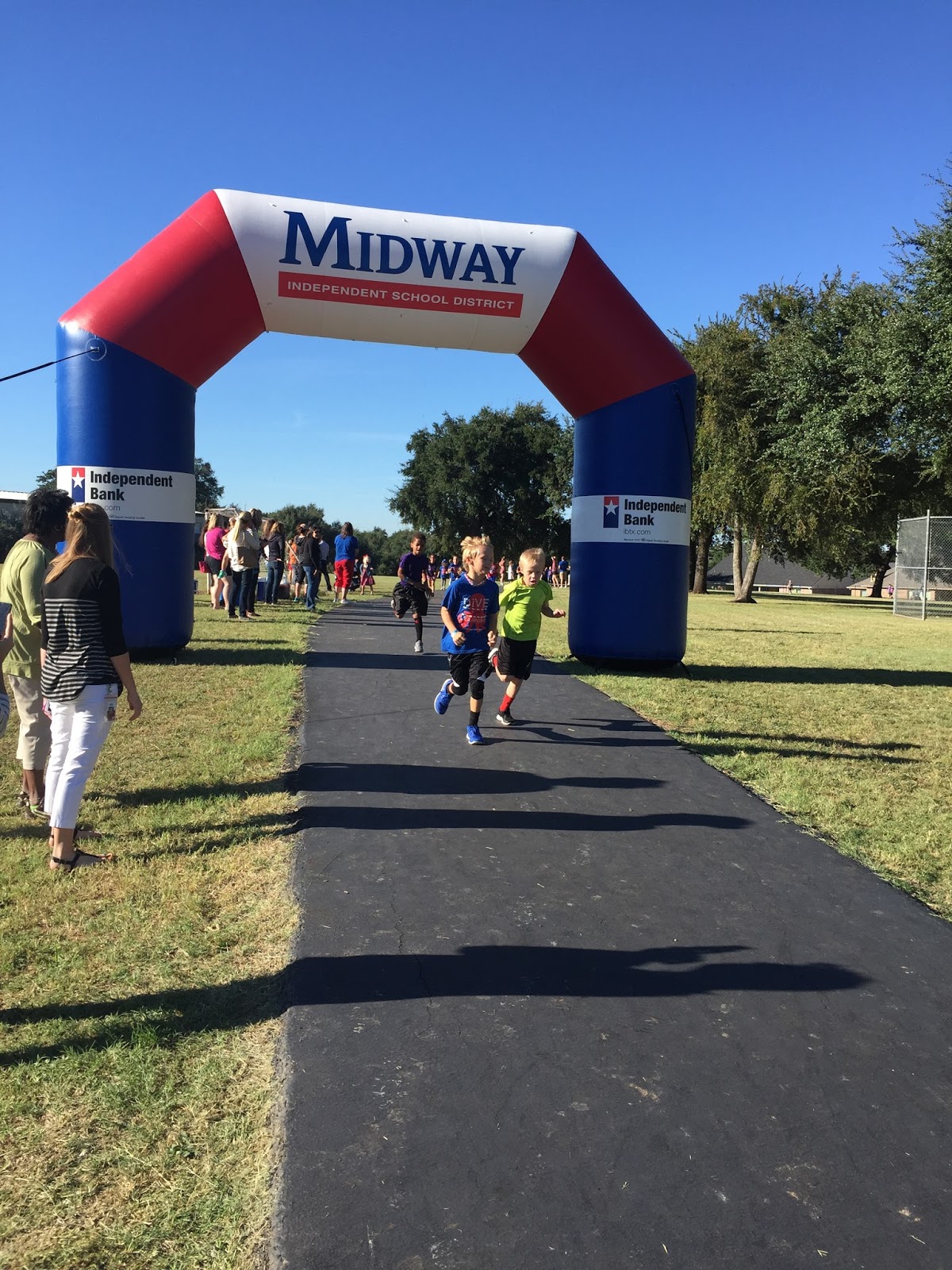 Trendy Mindy and Her Loves...: Hudson's South Bosque 1st Grade Fun Run