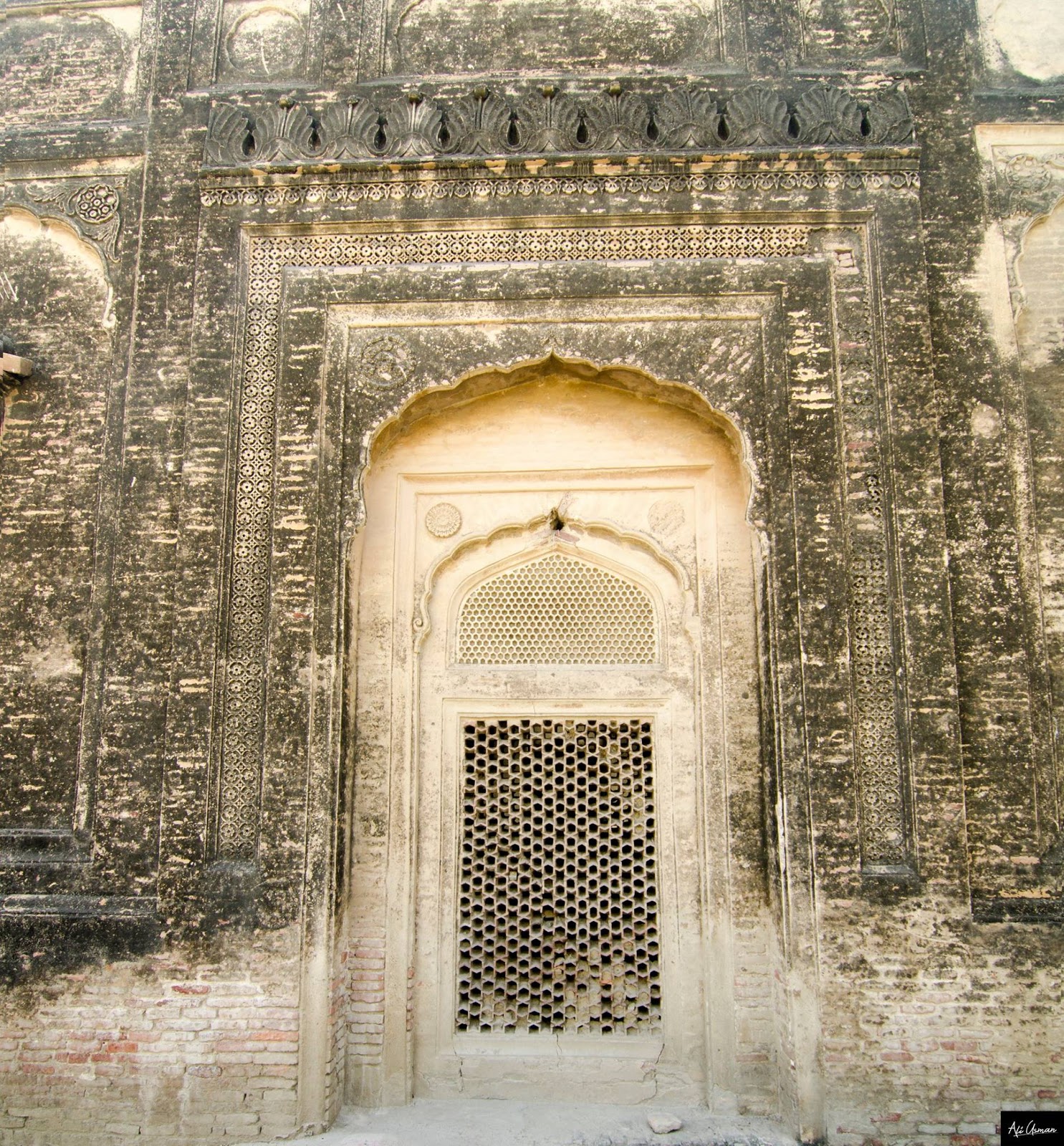 DIPALPUR CITY: ANCIENT GRAVEYARD IN DEPALPUR