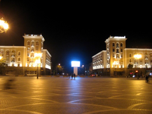 Living Rootless: Rustavi: Rustavi Kalakhoba, Part 4: A Square Complete ...