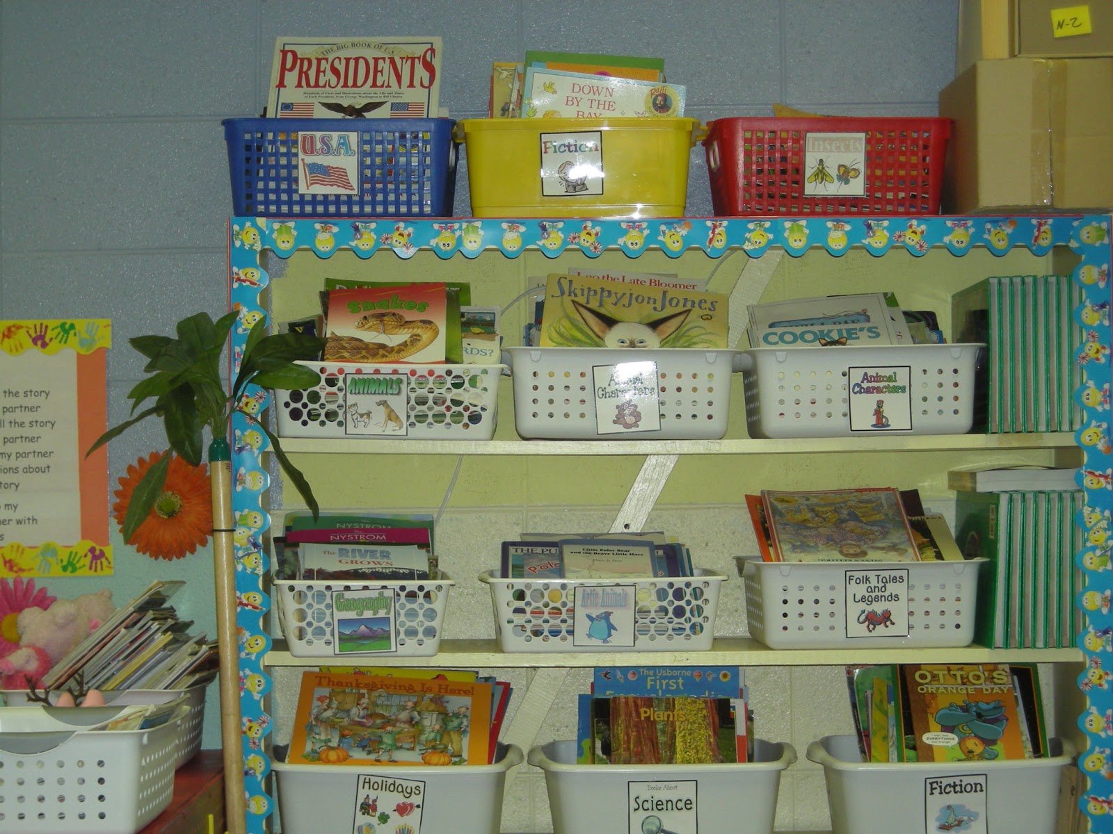 2nd Grade Pig Pen: Classroom Library and A Freebie!