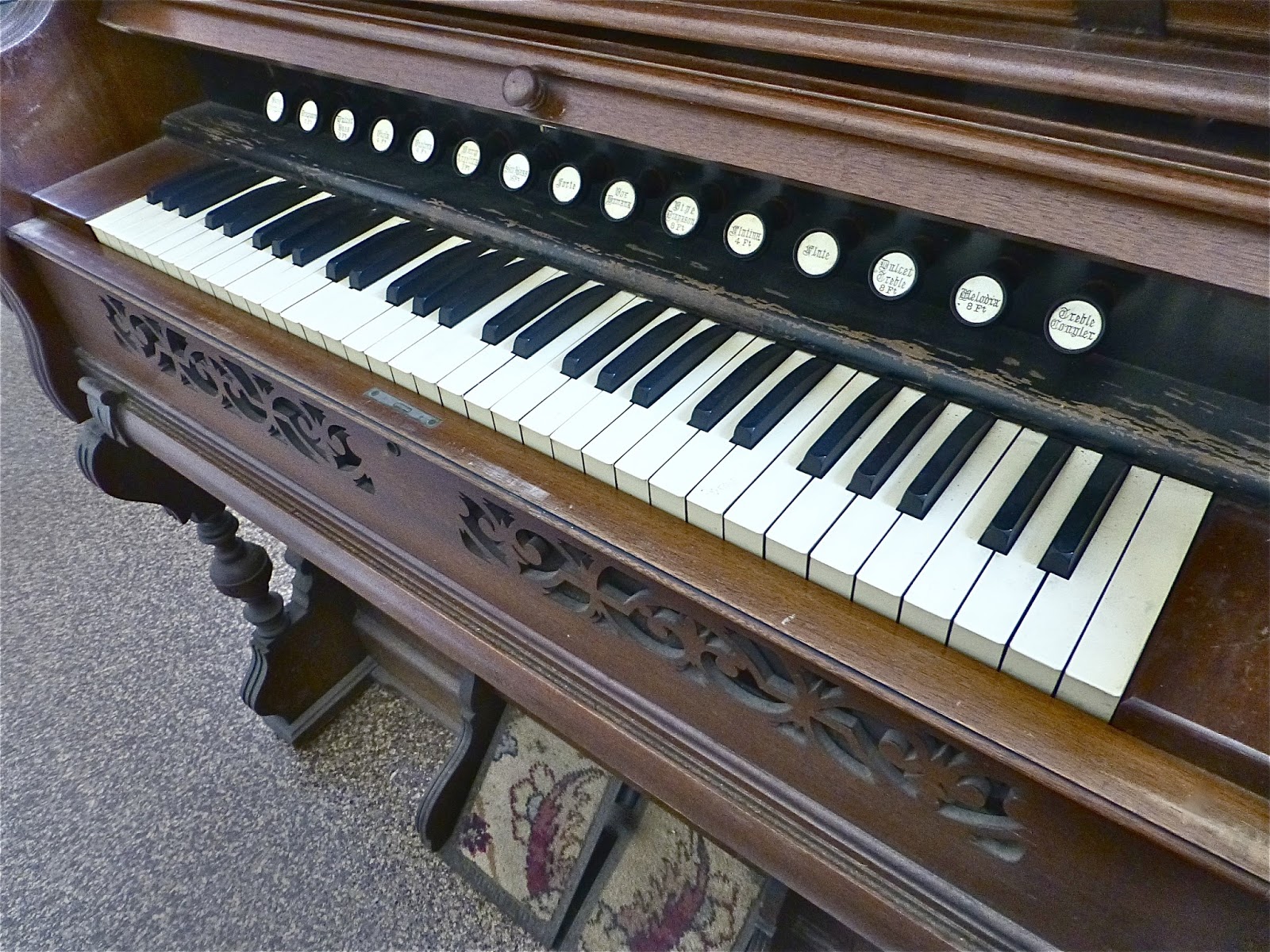 FROM HERE TO THERE AND BACK: OLD PACKARD ORGAN