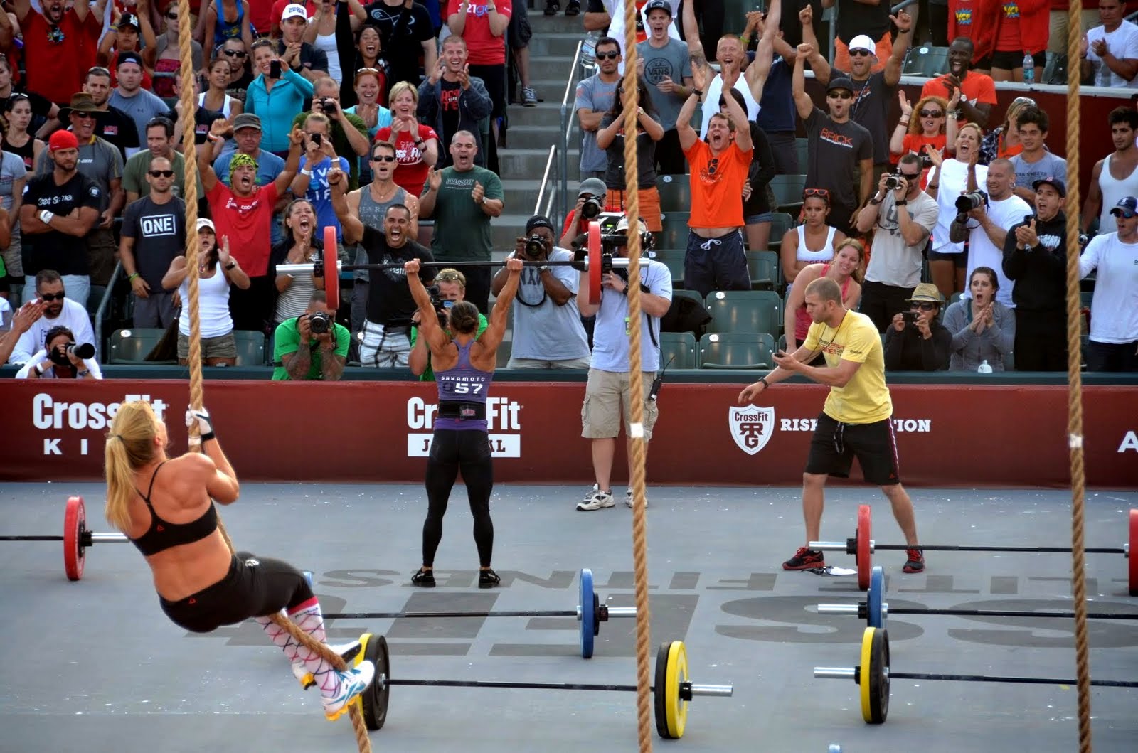Jes' CrossFit Blog: 2011 Reebok CrossFit Games - Day 1