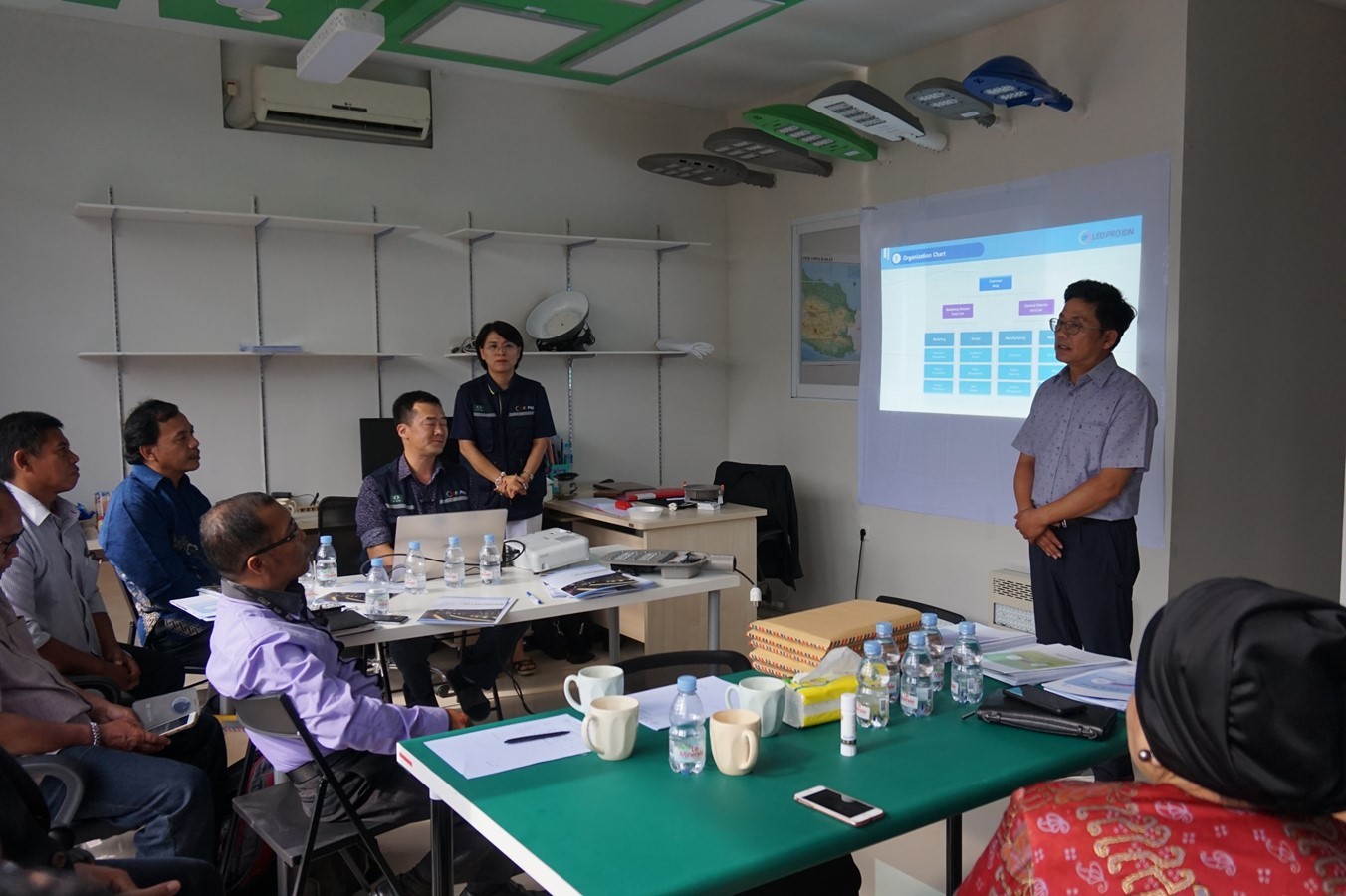 LIPUTANSATU.COM: Training Dan Jamuan Makan Malam untuk Dealer di Kantor ...