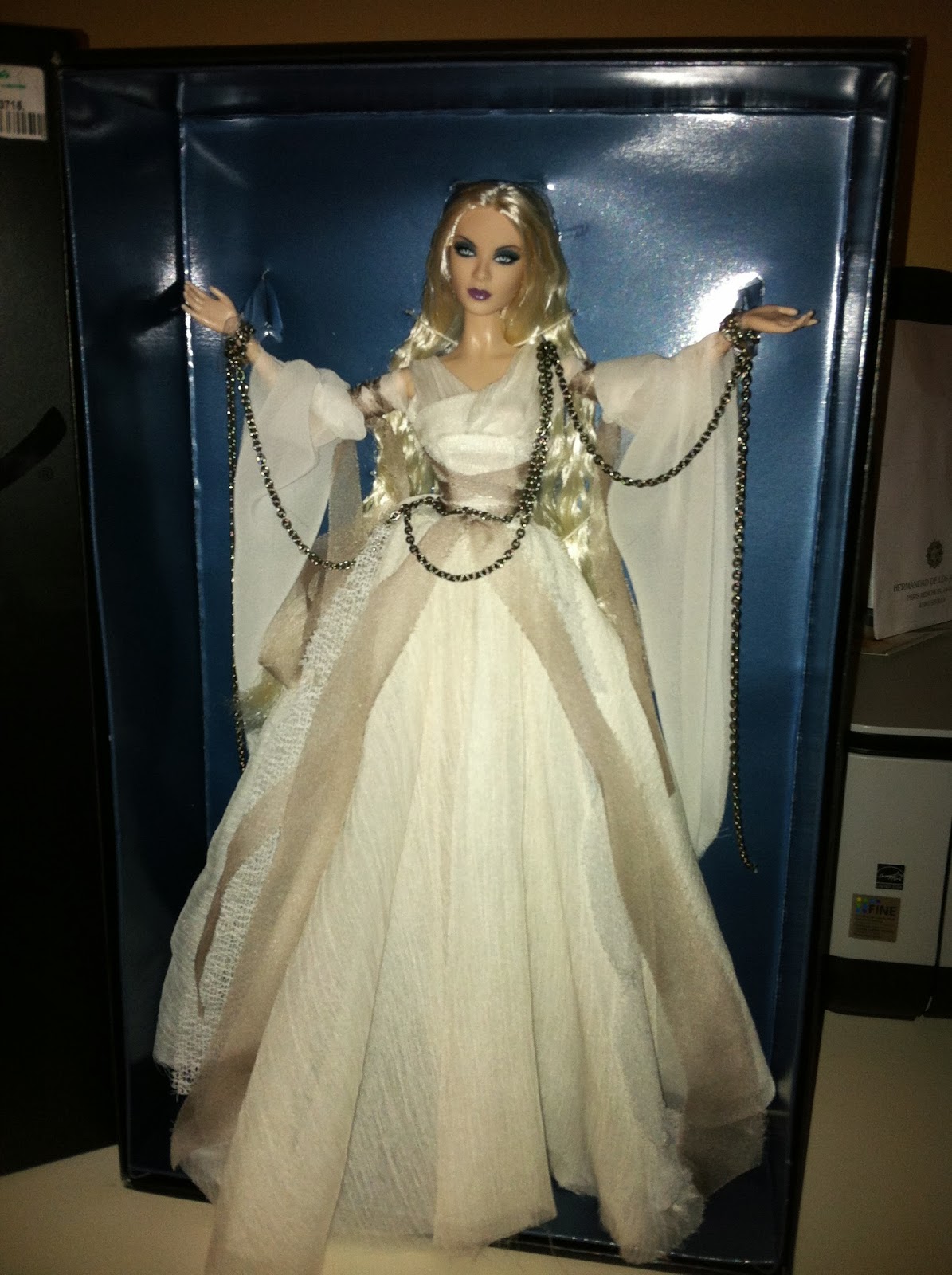 El Mundo Rosa de Barbie: Barbie Haunted Beauty Ghost 2012 Gold Label