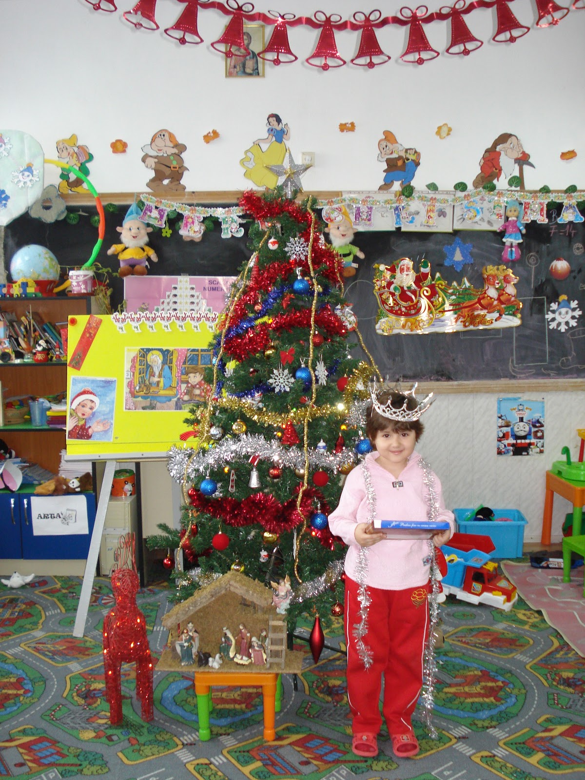 grupa piticilor: Ghetute pentru Mos Nicolae