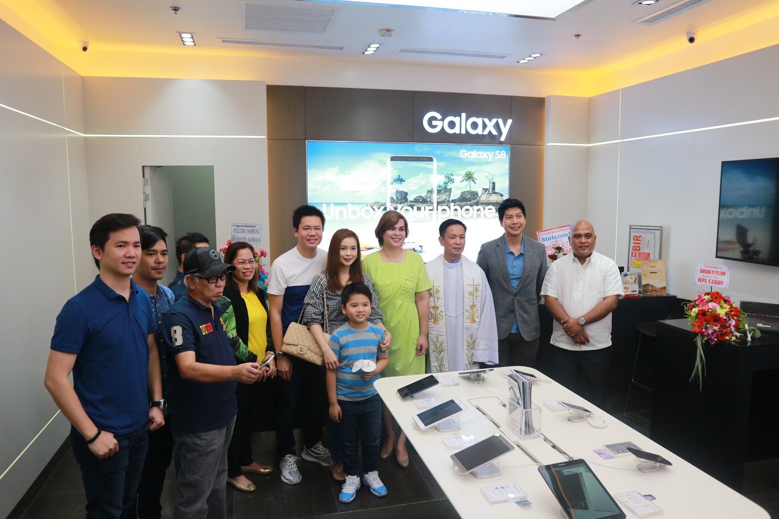 Samsung Experience Store opens in Davao - Eat Well. Travel Often