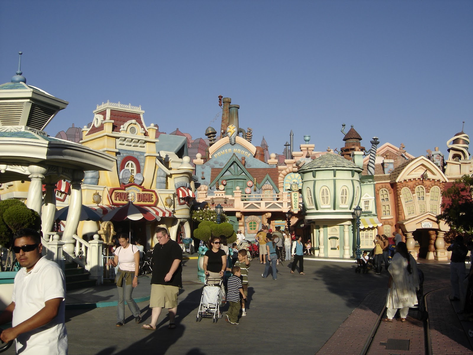 Disney Vacation Kingdom: Disneyland Monday - Toontown