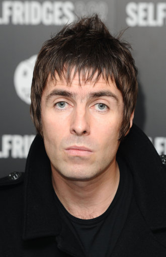 YOUARETHEWILDONES: THE BROTHERS GRIMM: LIAM AND NOEL GALLAGHER AT IT AGAIN?