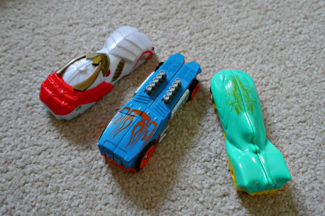 The Mummy Diary: Hot Wheels Split Speeders & Blade Raid Trackset Review