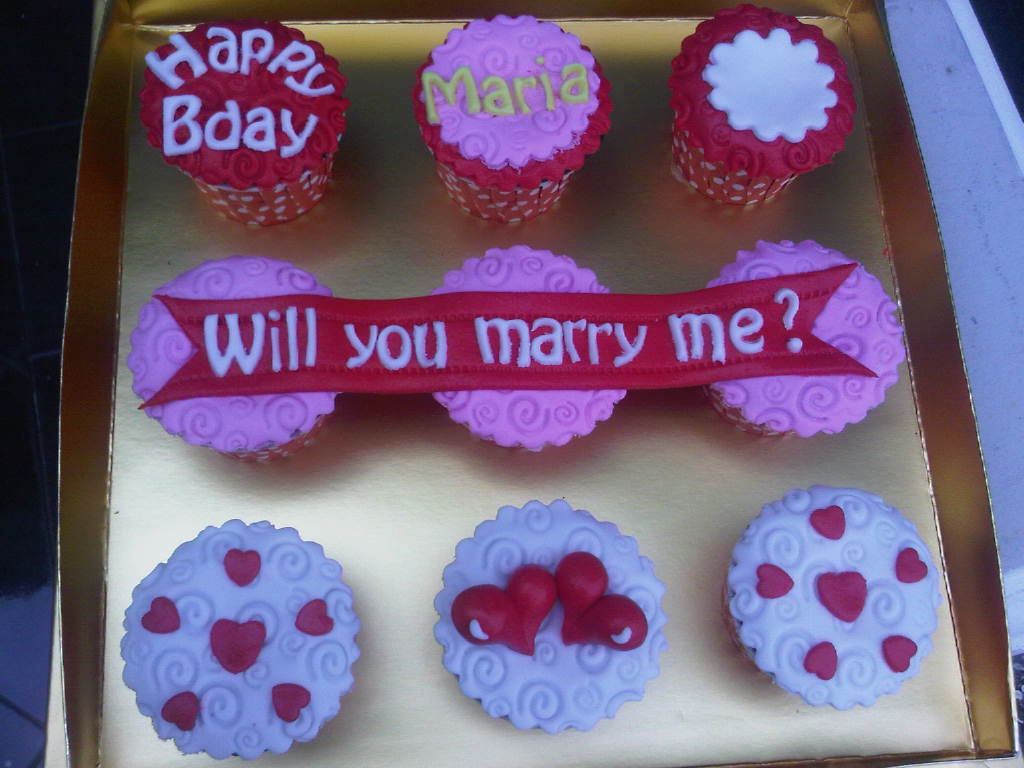 Cake Story: Will you marry me ? cupcakes