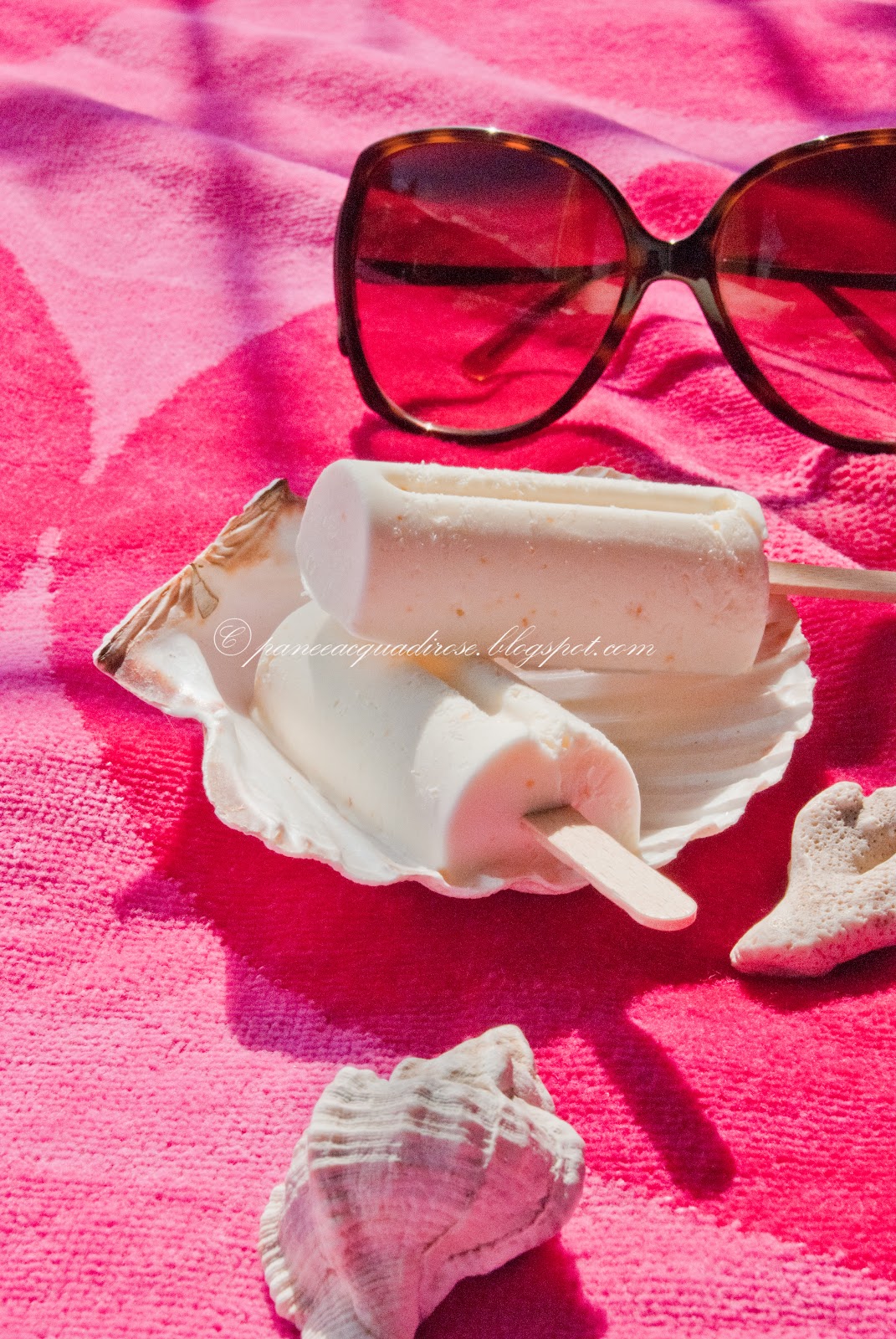 Pane e acqua di rose: Gelato allo yogurt variegato al mango su stecco ...