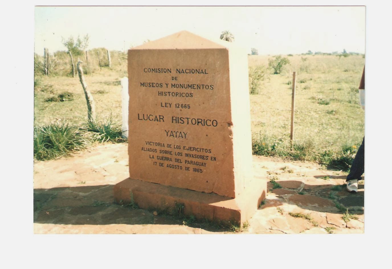 Paso de los Libres-Corrientes: Monolito Recordatorio de Batalla del Yatay.
