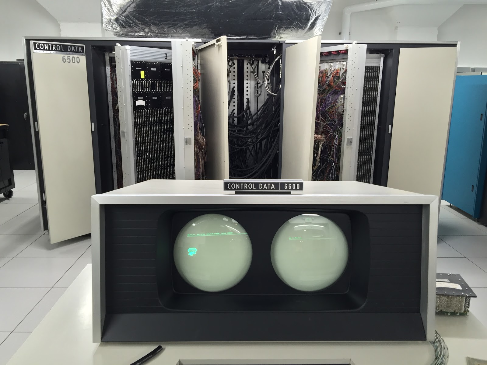 Aerohaveno: Seattle's Living Computer Museum