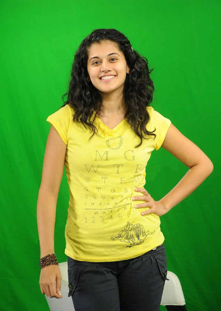 Actress Tollywood Gallery : Taapsee Telugu Actress in Yellow Top ...